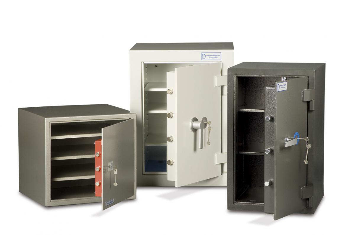 You should get a safe if you deal in cash - Small Biz Web Shop